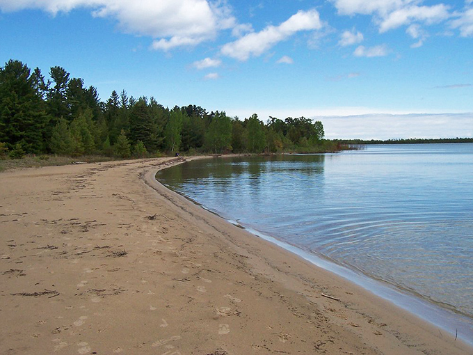 Golden sands meet azure waters &ndash; Rockport's beaches offer a perfect blend of relaxation and adventure for fossil hunters.