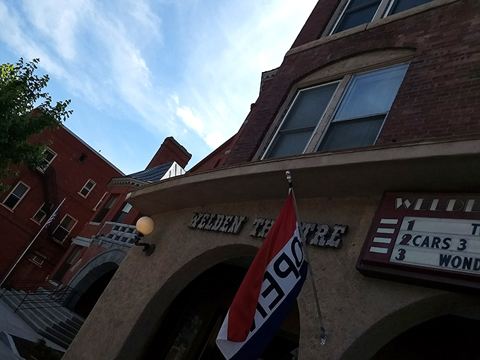 Looking up at the Welden's fa&ccedil;ade reminds us that some experiences are worth stepping away from our screens at home for &ndash; the theater itself is part of the show.