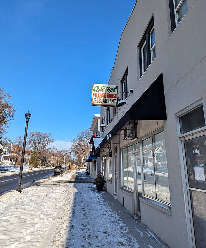 Even in winter, loyal customers make the snowy trek to Que Viet &ndash; some culinary pilgrimages are worth braving Minnesota weather.