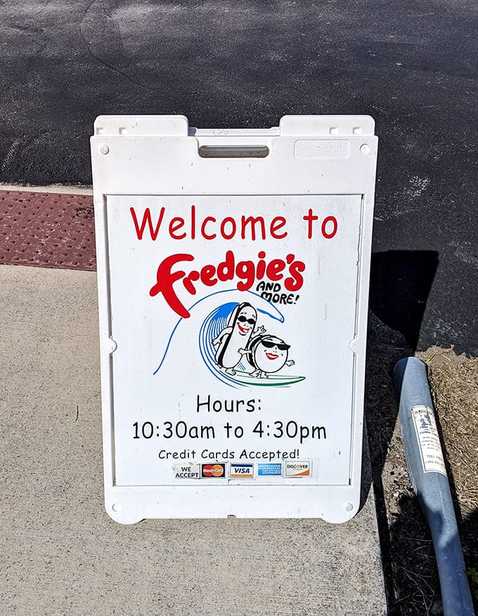 Those hours mean business: 10:30 to 4:30, giving you plenty of time to plan your pilgrimage to hot dog heaven.