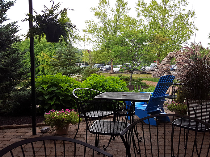 Outdoor seating surrounded by demonstration gardens makes you feel fancy without requiring fancy behavior or fancy pants.