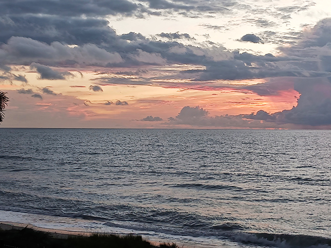 Nature showing off again with colors that would make a box of crayons jealous. No filter needed, though you'll probably add one anyway.