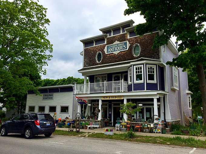 The Misers' Hoard Antiques stands three stories tall, promising treasure hunters vintage finds and nostalgic discoveries.