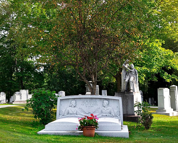 Love beyond the final curtain &ndash; this touching monument depicts a couple eternally reaching for each other across twin beds.