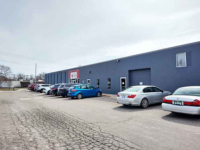 Ample parking means you can actually load that dresser into your vehicle without blocking traffic or performing automotive gymnastics in a cramped lot.