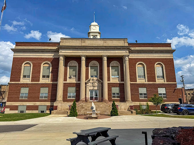 Virginia's stately City Hall stands as an architectural gem, its classical columns and brick fa&ccedil;ade speaking to the town's historical significance.