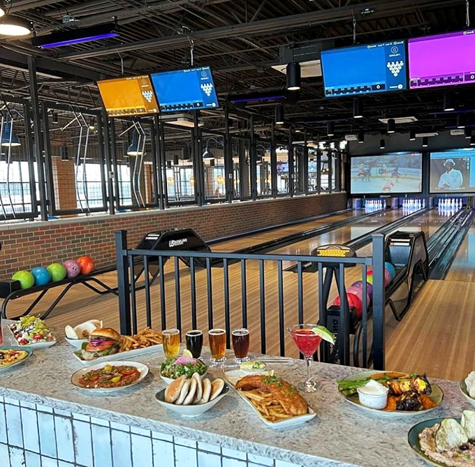 Dining alongside bowling: The ultimate multitasking experience – satisfy your hunger with gourmet fare while plotting your bowling strategy between frames.