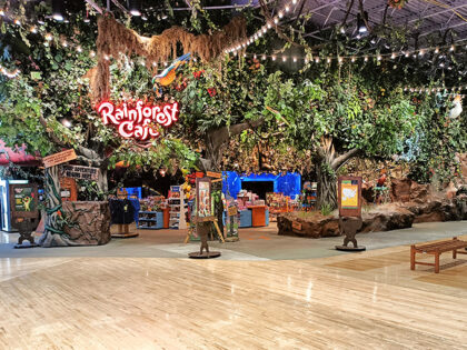 This Rainforest Cafe In Michigan Is A Family Paradise That Offers A ...