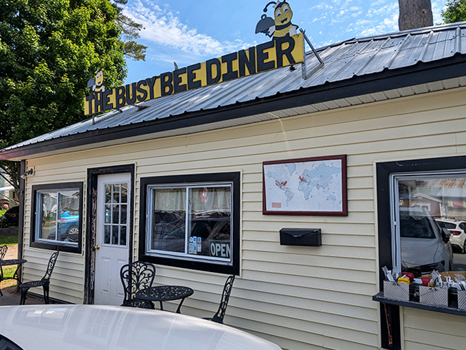 Summer at the Busy Bee means outdoor seating where you can enjoy your breakfast while soaking in that fresh mountain air.