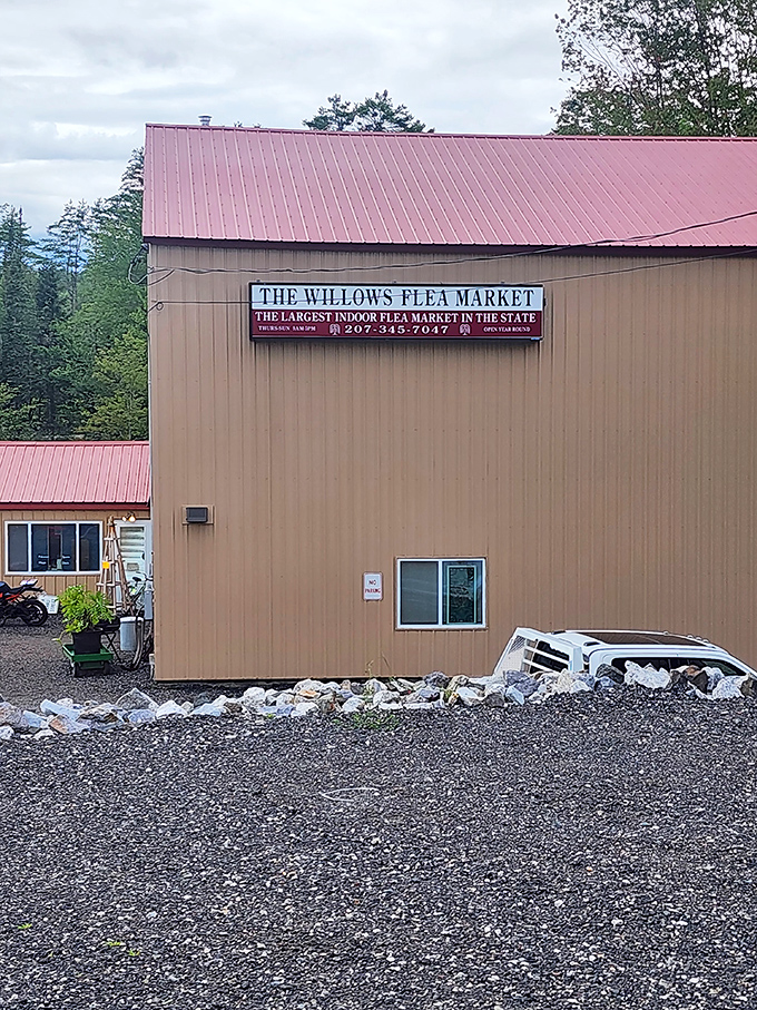 Proudly proclaiming its status &ndash; "The largest indoor flea market in the state" isn't just marketing, it's a promise of endless exploration.