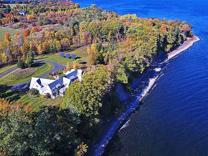 Lakeside living at its finest &ndash; where your backyard is postcard-perfect and your neighbors include eagles, herons, and the occasional curious fish.