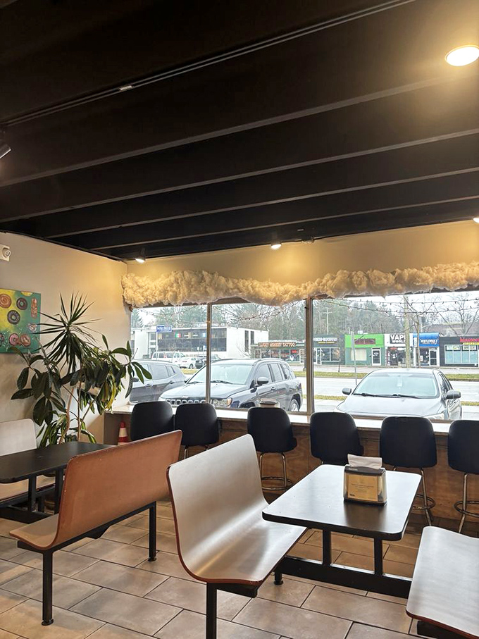 Simple, unpretentious, and focused on what matters&mdash;a space where donut dreams come true without fancy distractions.