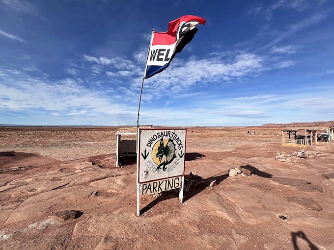 The welcoming sign at Dinosaur Tracks Parking &ndash; your first step into a journey through prehistoric Arizona.