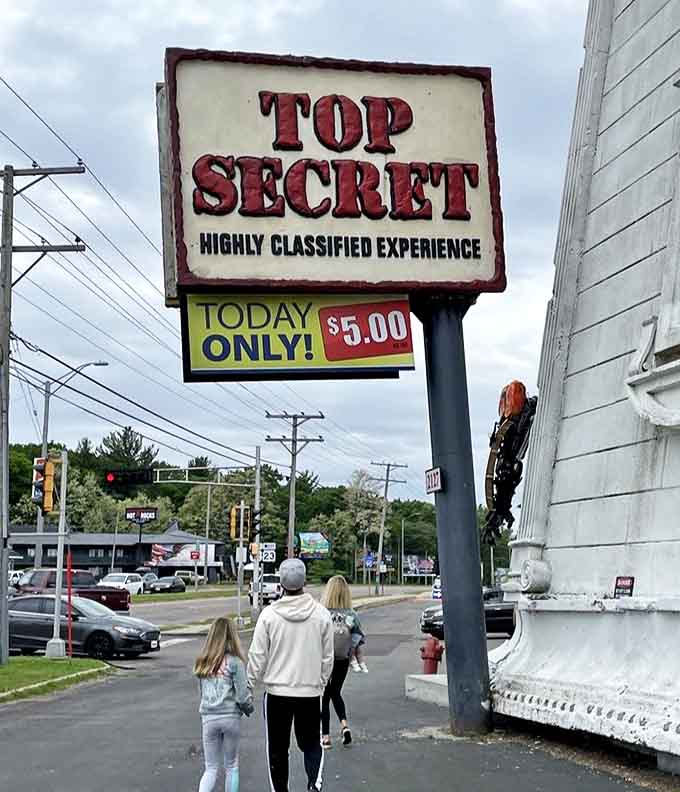 "TOP SECRET: HIGHLY CLASSIFIED EXPERIENCE" promises mysteries beyond imagination for just $5 &ndash; the best bargain for bewilderment in the Midwest.