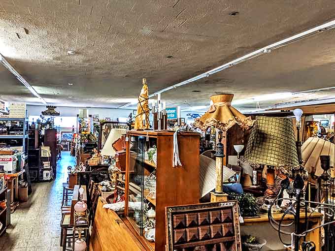 Inside this treasure trove, aisles of vintage furniture, collectibles, and memorabilia stretch as far as the eye can see.