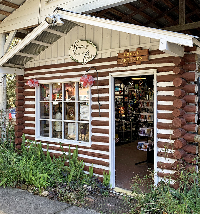 Gallery Under the Oaks brings log cabin charm to the Florida landscape &ndash; like Wisconsin's northwoods took a southern vacation.