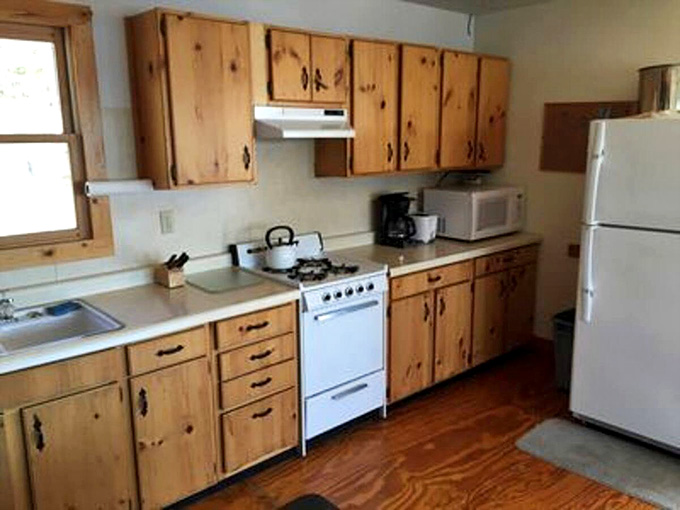 This fully equipped kitchen proves you don't have to sacrifice home cooking for island living, with everything needed to whip up memorable meals.