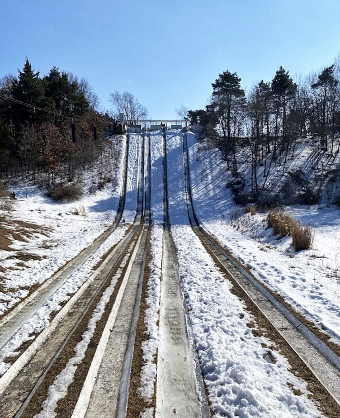 Multiple toboggan lanes mean shorter waits and more runs, which is exactly what you want when you're addicted to that 60-mile-per-hour rush.