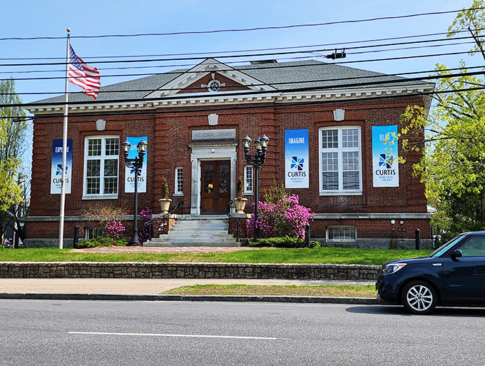 The Curtis Memorial Library combines intellectual pursuit with architectural splendor &ndash; because your brain deserves beautiful surroundings while expanding.