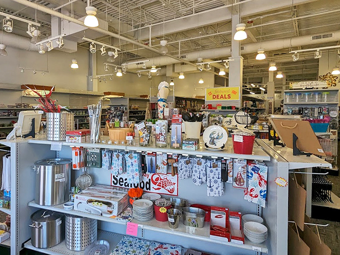 Coastal-themed kitchenware that practically screams "lobster dinner party at my place!" Perfect for bringing Maine's seafood spirit into your home.