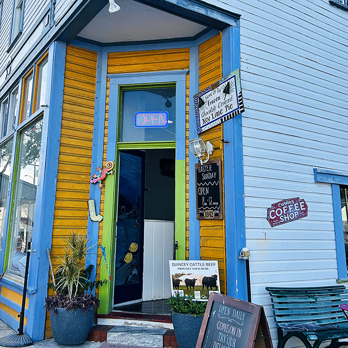 4a. 842 daily grind & mercantile (cedar key)