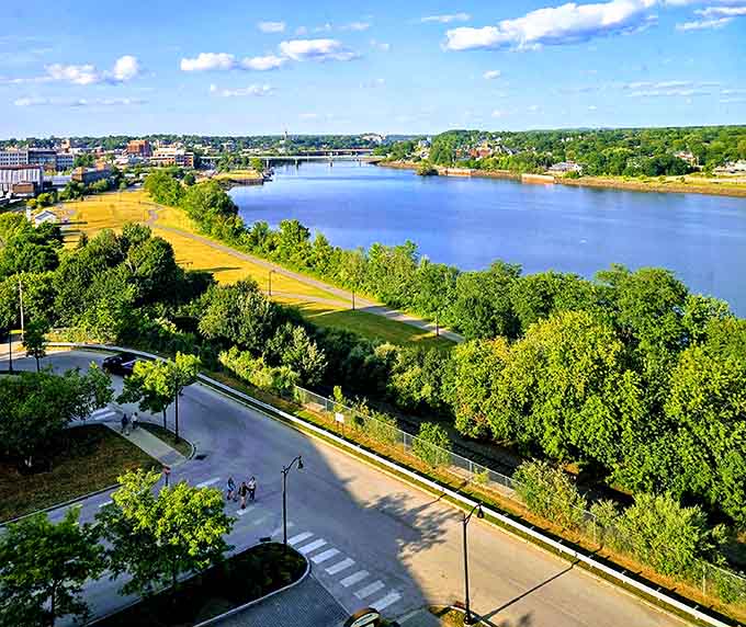 The Kenduskeag Stream winds through town, providing scenic views that contrast sharply with the movie's dark themes.