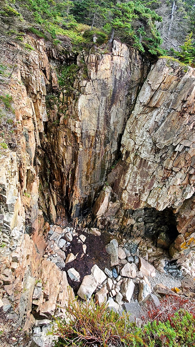 Vertigo with a view! This plunging rock corridor showcases millions of years of geological drama in one heart-stopping glance.