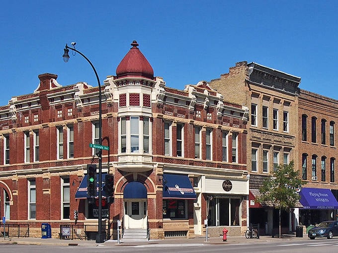 St. Peter's impressive historic buildings reflect its importance in Minnesota history, creating a charming downtown experience.