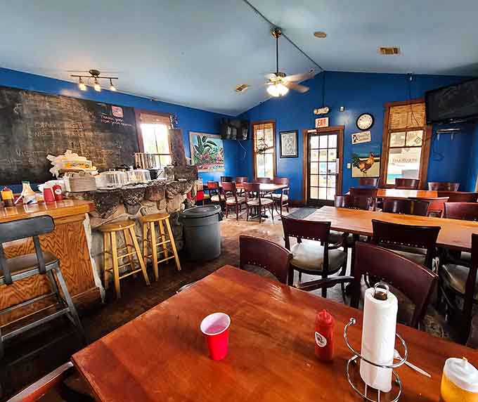 The blue walls inside Al's create a happy atmosphere that matches the satisfied smiles on diners' faces.