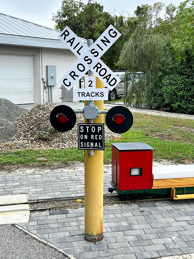 Even the crossing signals are perfectly to scale, complete with flashing lights that delight detail-oriented railroad buffs.