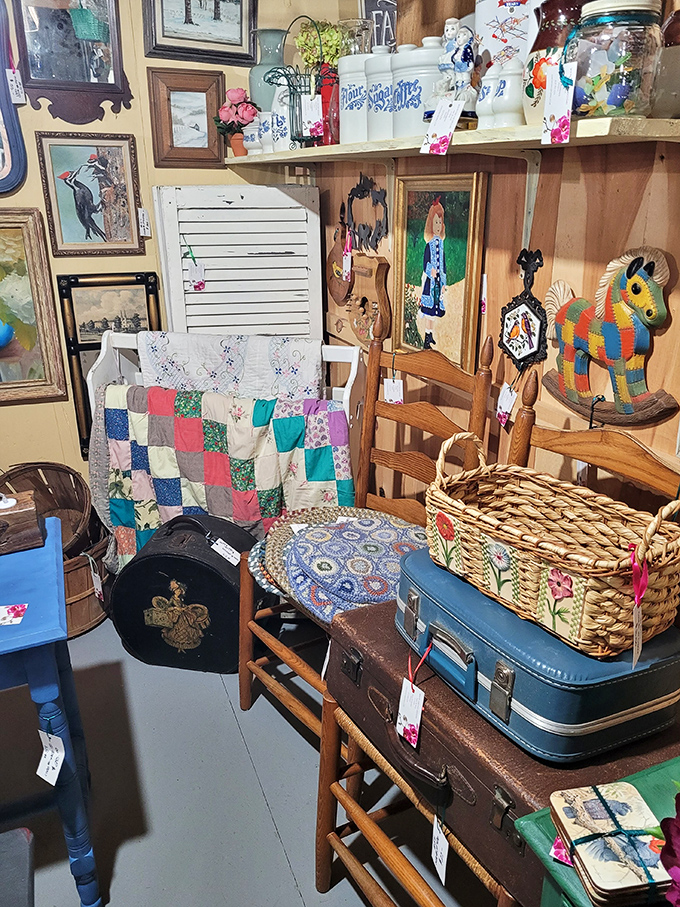 Organized chaos &ndash; Each aisle offers a new adventure, with vendors arranging their spaces to showcase everything from furniture to figurines.