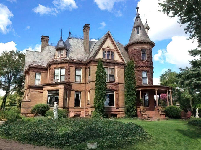 The red stone castle with ivy-covered walls offers visitors a chance to live like royalty, if only for a night in this Victorian masterpiece.