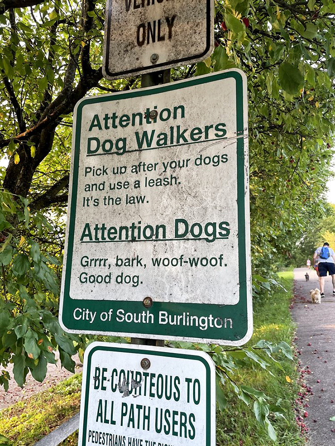 Vermont humor shines through on this dog-friendly sign &ndash; "Grrrr, bark, woof-woof. Good dog" speaks to canines directly.