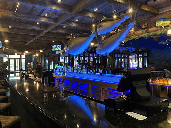 The boat-shaped bar wouldn't look out of place in Hemingway's dreams&mdash;if he bowled between fishing trips.