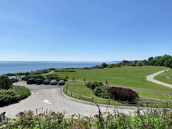 Fort Williams Park offers more than just lighthouse views &ndash; it's 90 acres of "I could definitely live here" scenery.