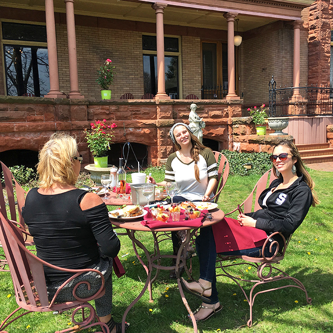 Al fresco dining on the castle grounds offers the perfect blend of nature and nurture&mdash;fresh air, good food, and conversation flowing as freely as the wine.