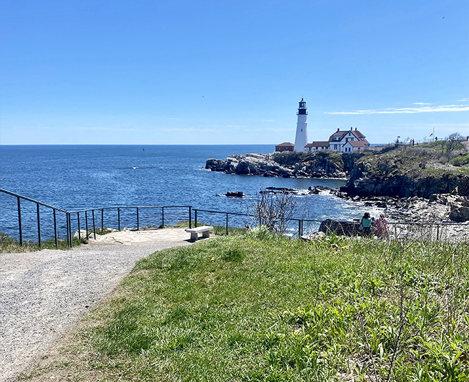 Maine's iconic lighthouses offer spectacular coastal views and fascinating glimpses into the state's seafaring past.