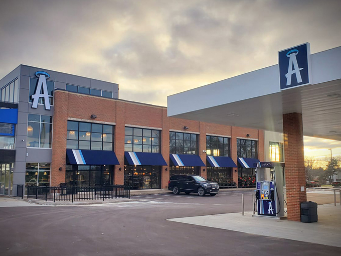 alexs gourmet market 1