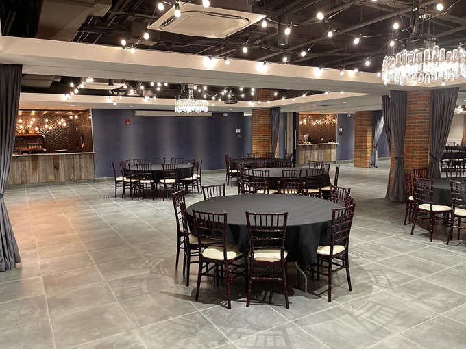 alexs gourmet market 10