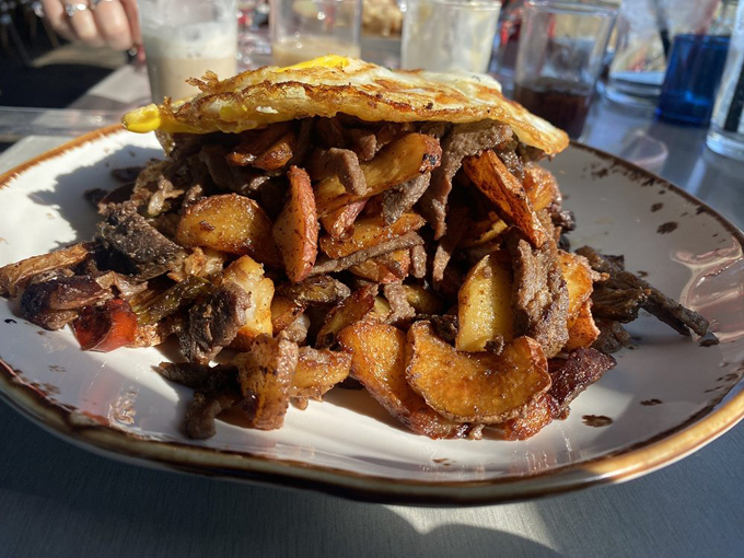 alexs gourmet market 4