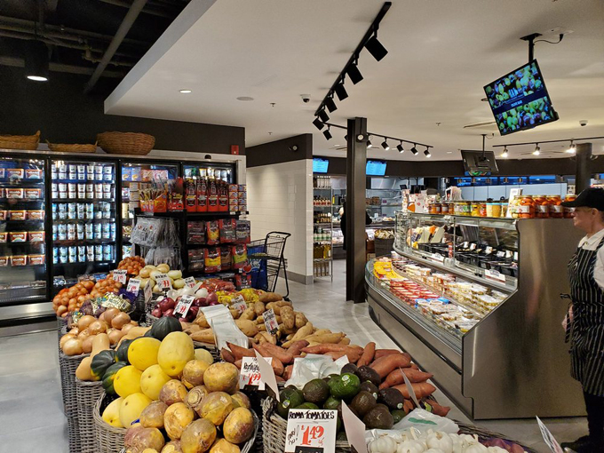 alexs gourmet market 7