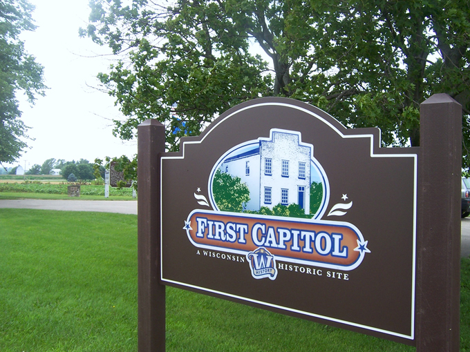 belmont, wisconsin territoritorial capitol signage