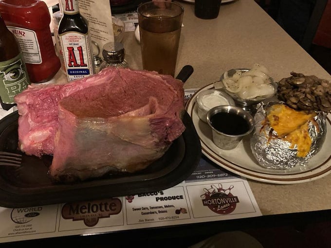 black otter supper club 6