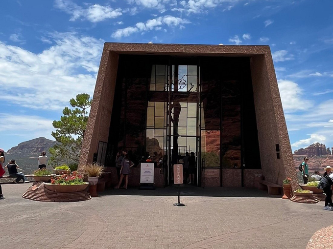 chapel of the holy cross 6