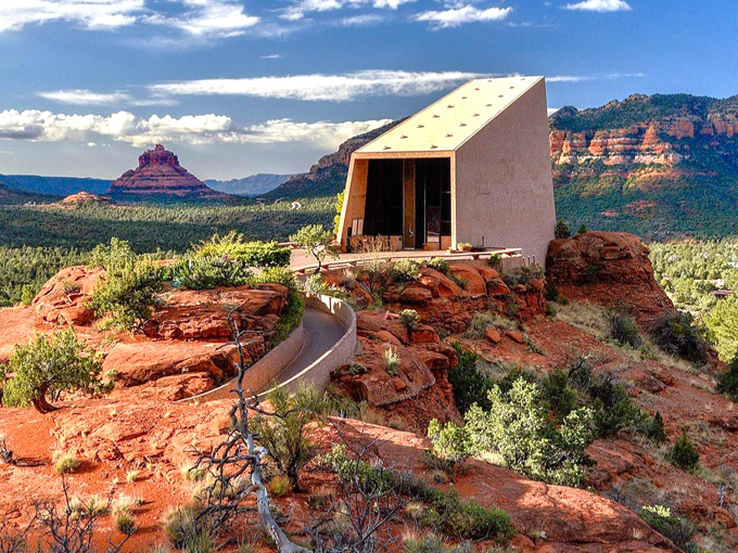 chapel of the holy cross 9