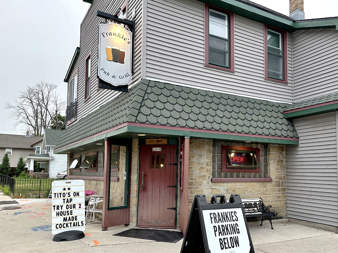 frankies pub grill 1