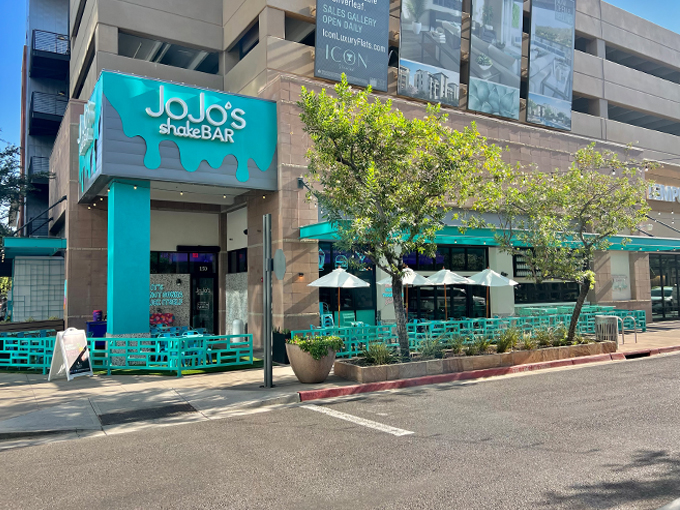 jojos shake bar 1