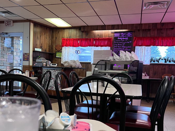 McPherson&rsquo;s Family Restaurant 9