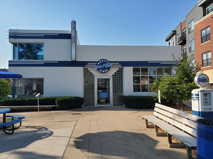 montys blue plate diner 1