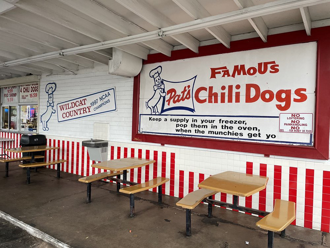 pats chili dogs 2